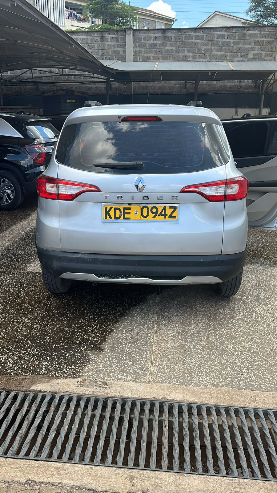 Renault, Triber — Cheki Motors